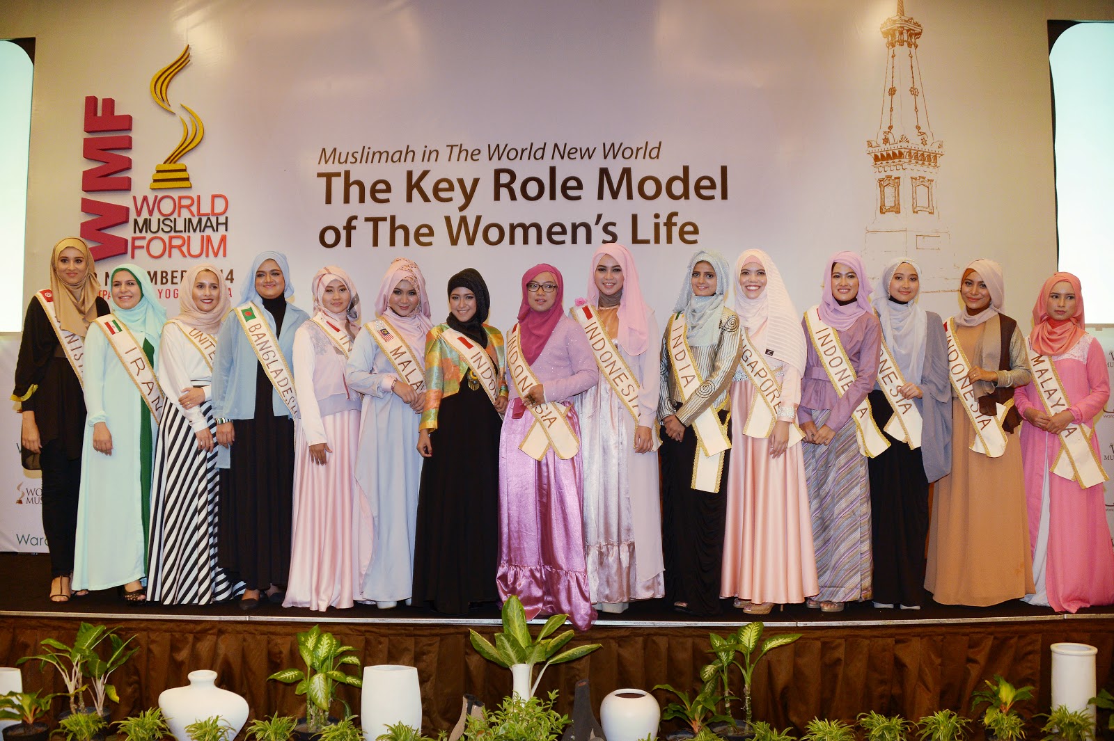 Indonesian Muslim pageant challenges Western beauty contests: World ...