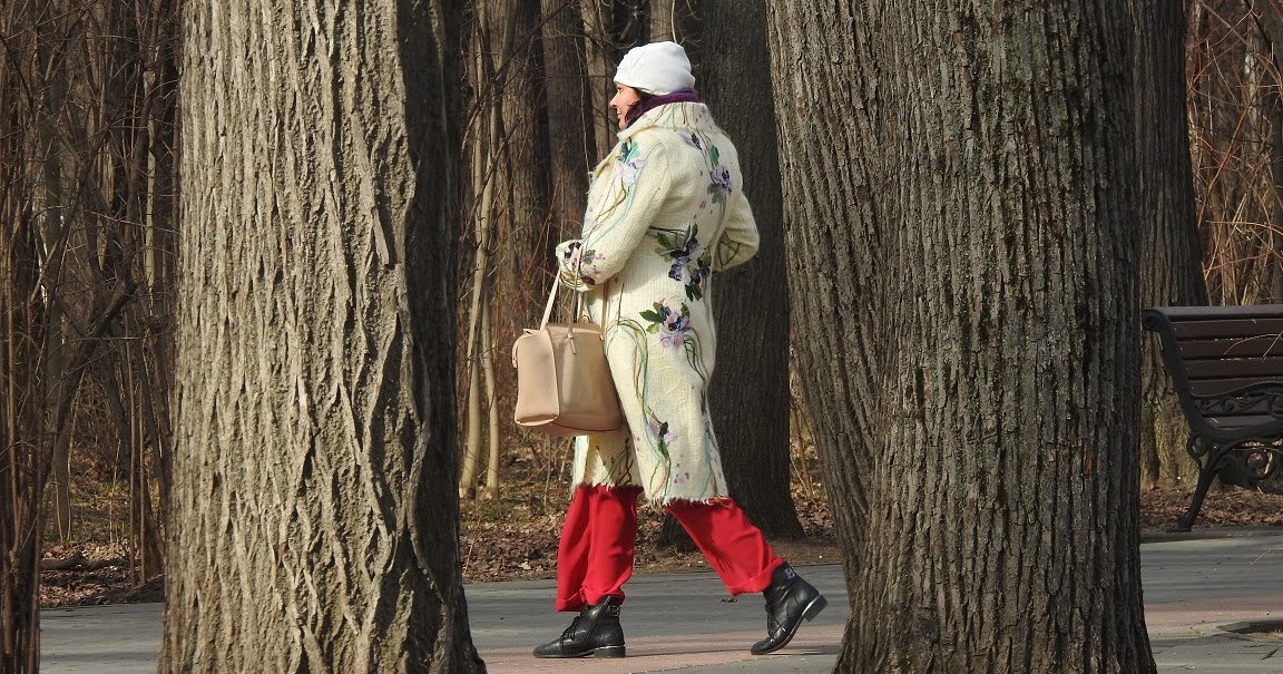 Soapbox photos: Street Photo # 4: Lady in between tree trunks