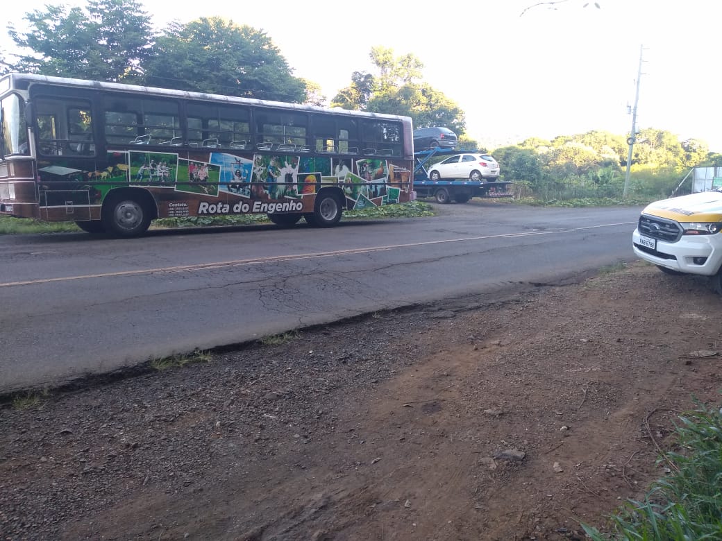 Jardineira que levava turistas é apreendida em Piratuba - Magronada Jardineira que levava turistas é apreendida em Piratuba - Magronada