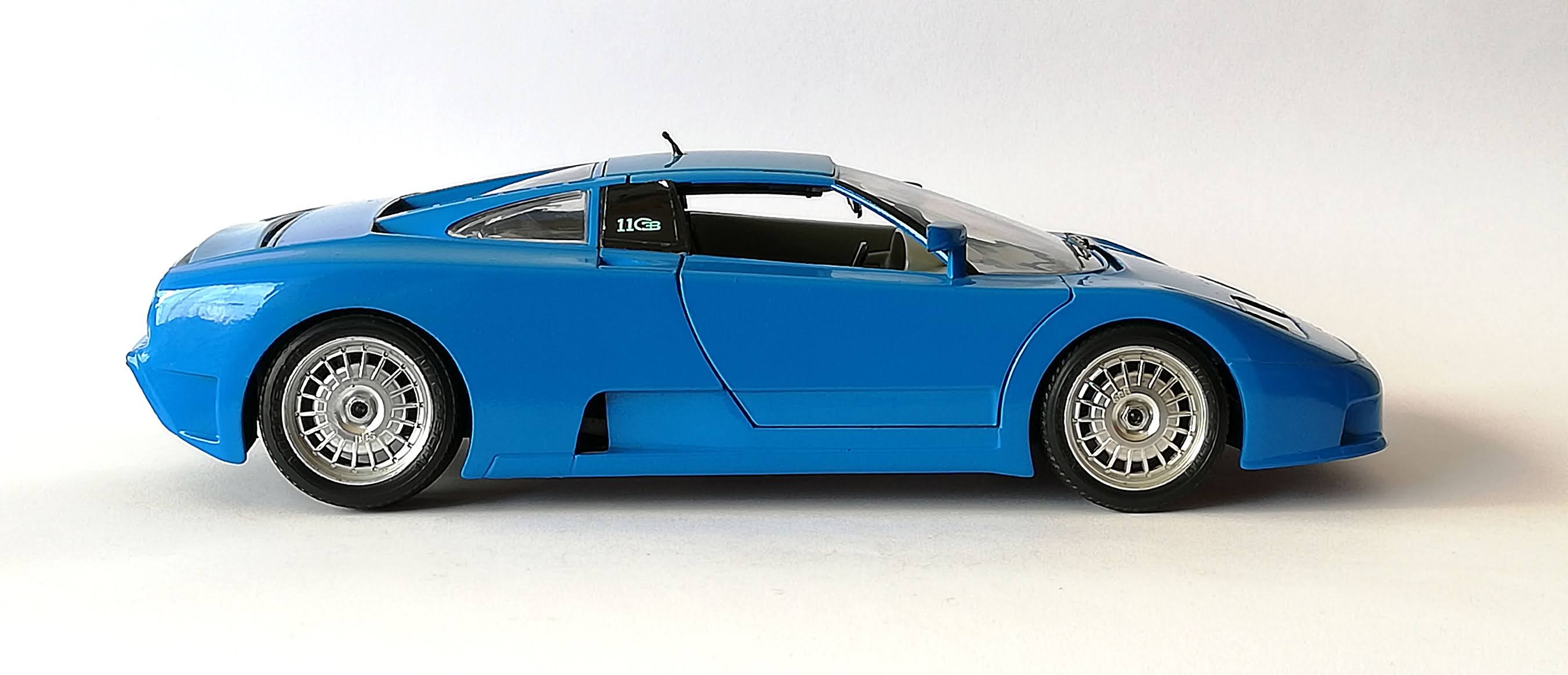PASIÓN A ESCALA: En detalle: Bugatti EB110 escala 1/18 (Bburago)