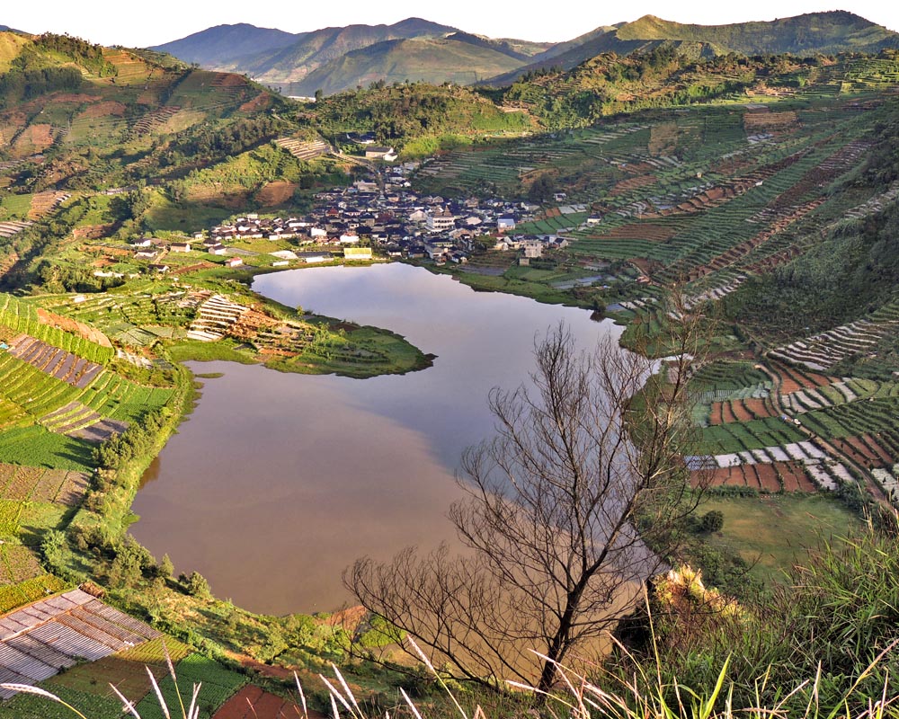 Telaga Cebong, Dieng Plateau - Xplore Wisata !! Operator Wisata dan ...