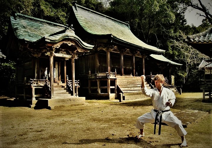 André Bertel's Karate-Do: 騎馬立ち - Kiba-dachi (and Shiko-Dachi)