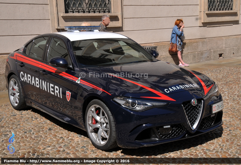 Alfa Romeo Giulia Quadrifoglio Carabinieri