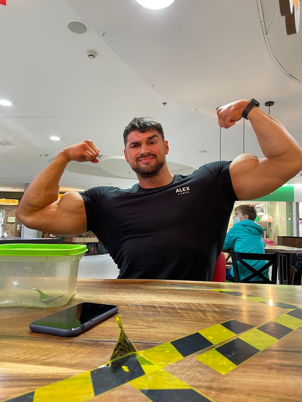 Muscle Lover: Russian IFBB Pro bodybuilder Artyom Puchkov