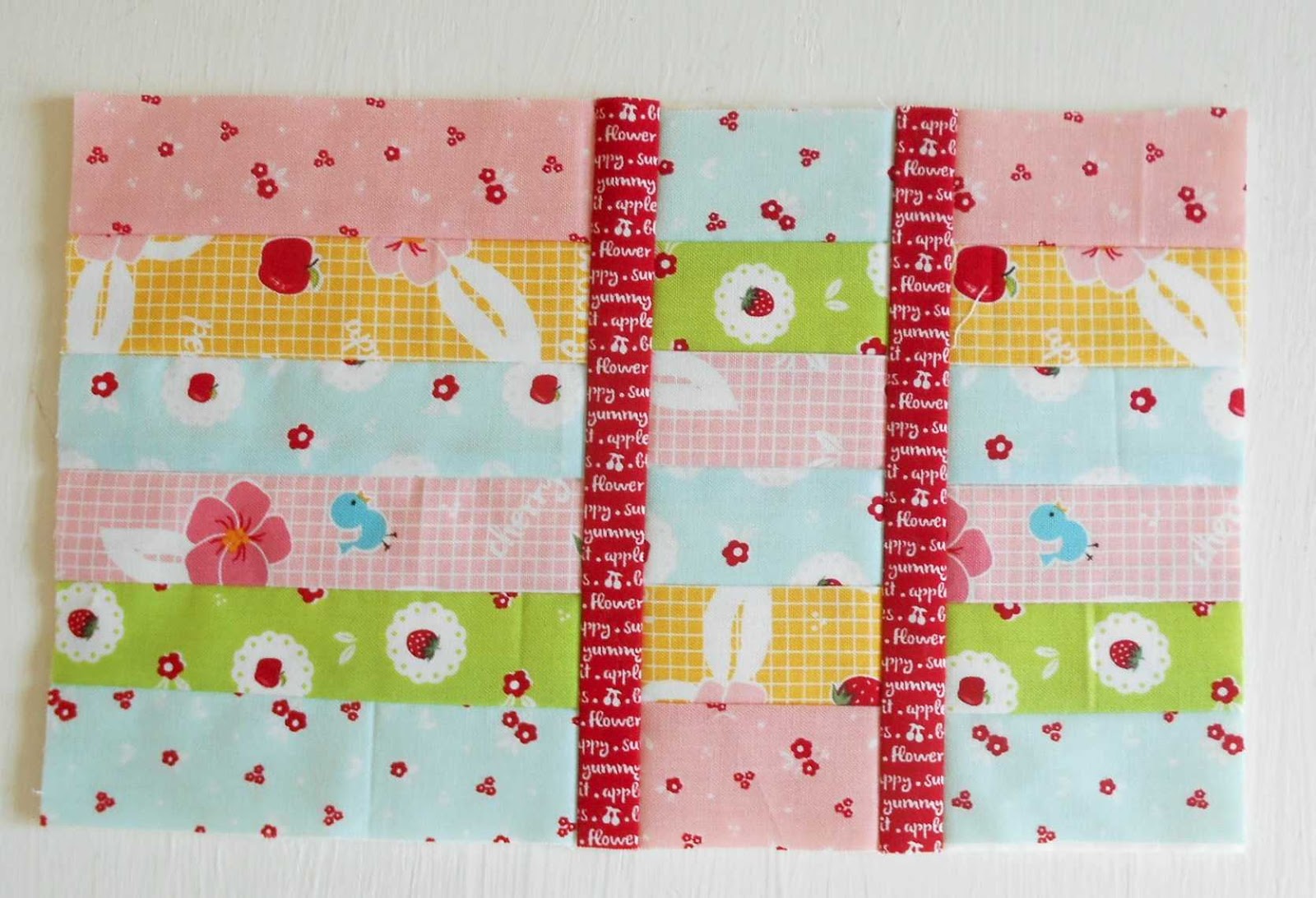 The Patchsmith: Flip and Quilt Mug Rug Tutorial (QAYG)