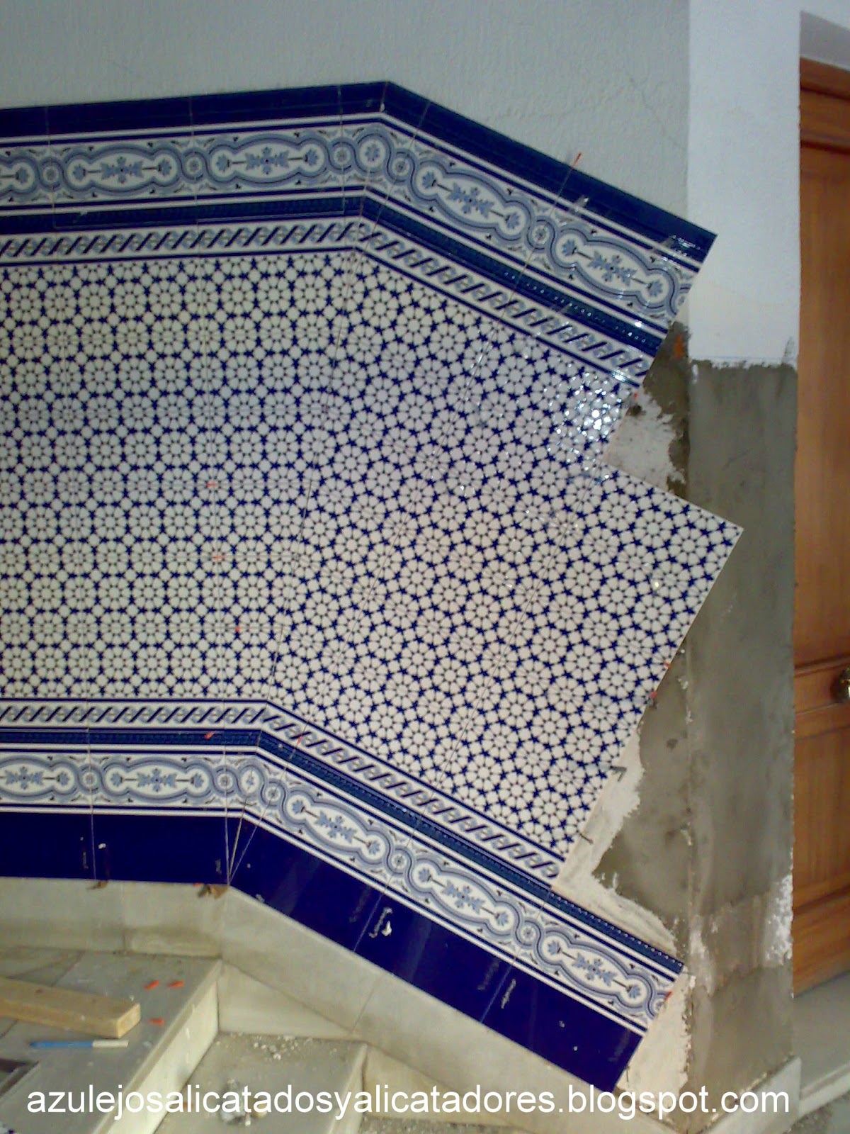AZULEJOS, ALICATADOS Y ALICATADORES.: EL MEJOR MÉTODO PARA ALICATAR UNA ...