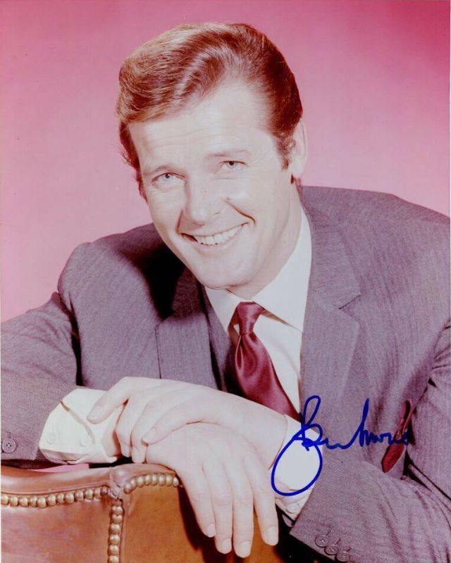 50 Handsome Photos of Legendary James Bond Star Roger Moore From ...