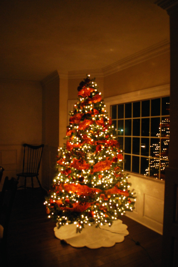 Sweet Chaos Home: My Colonial Christmas Tree