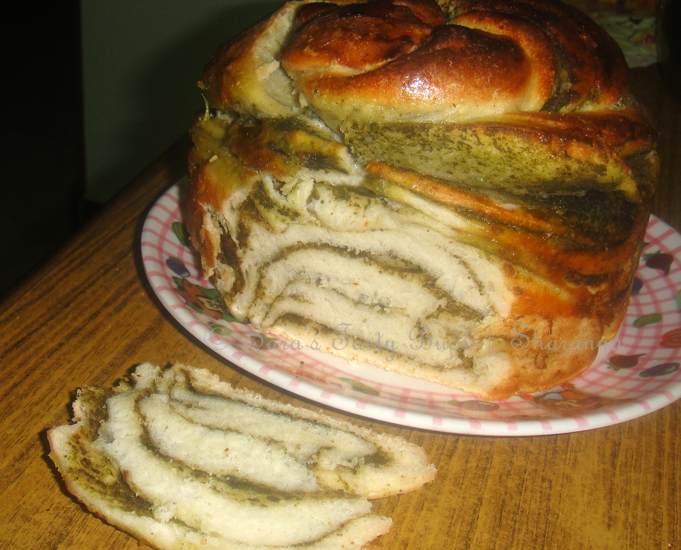 SARA'S TASTY BUDS: Russian Braided Bread / Rosette Bread