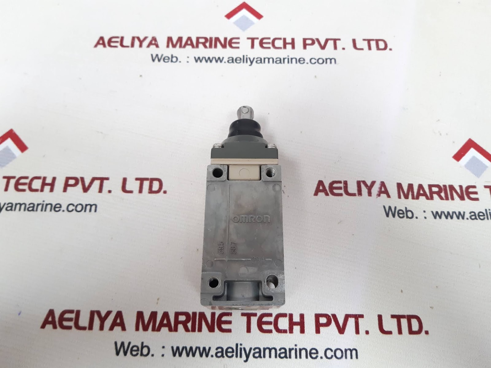 OMRON D4A-0500N LIMIT SWITCH - Aeliya Marine