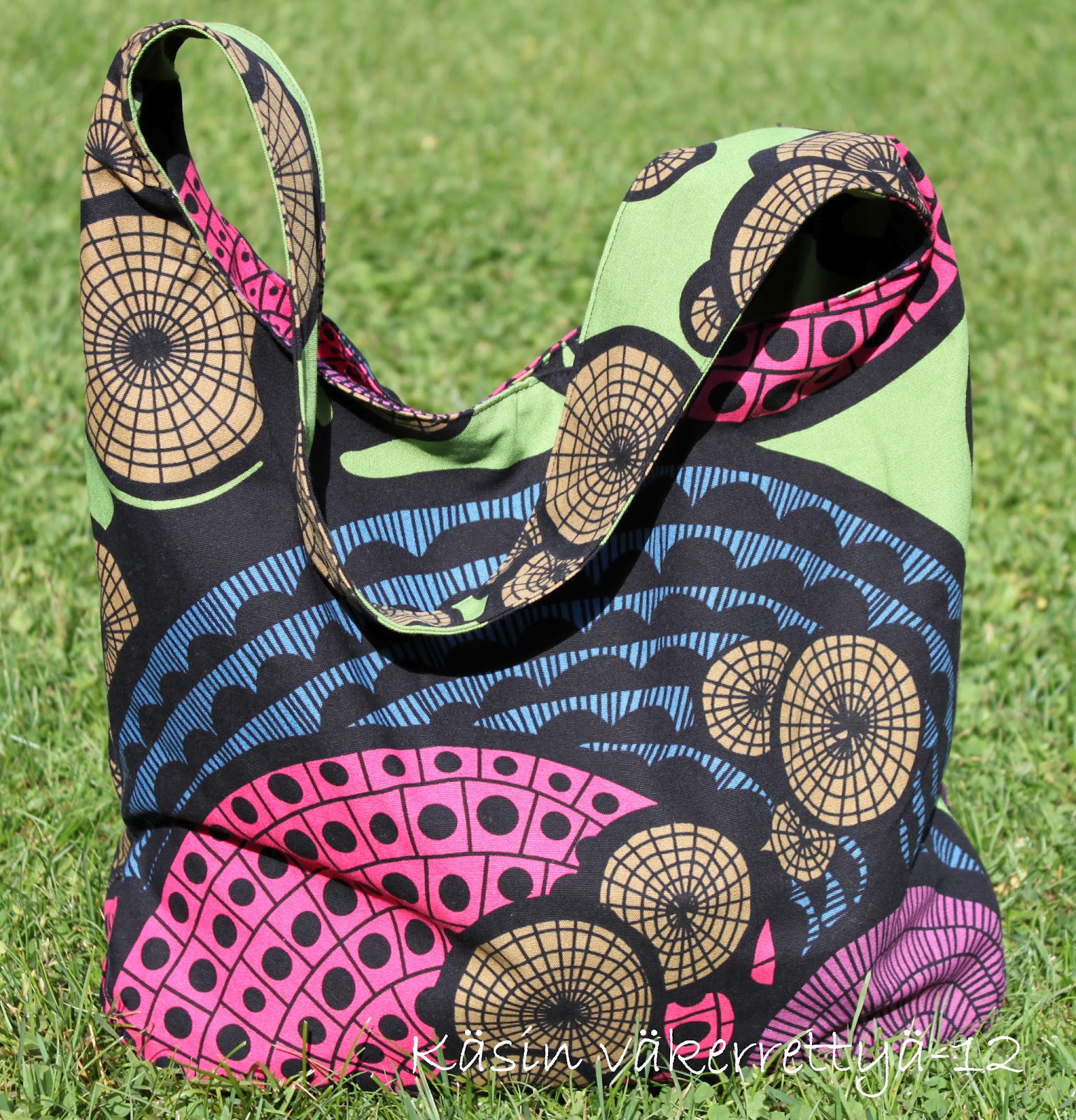 Käsin väkerrettyä: Kassi-taas kerran ;)