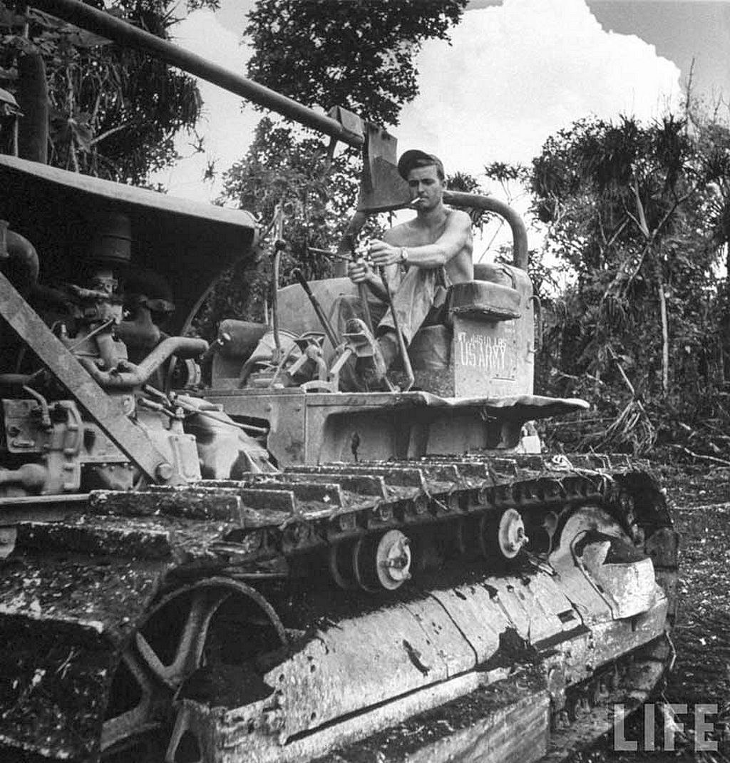 Panzerserra Bunker- Military Scale Models in 1/35 scale: Caterpillar D7 ...