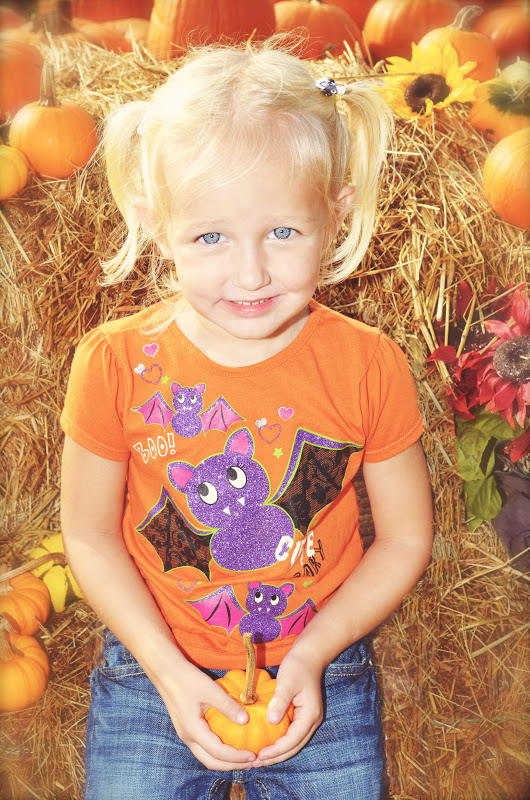 Baker Family Blog: Isadora Elizabeth in the Pumpkin Patch