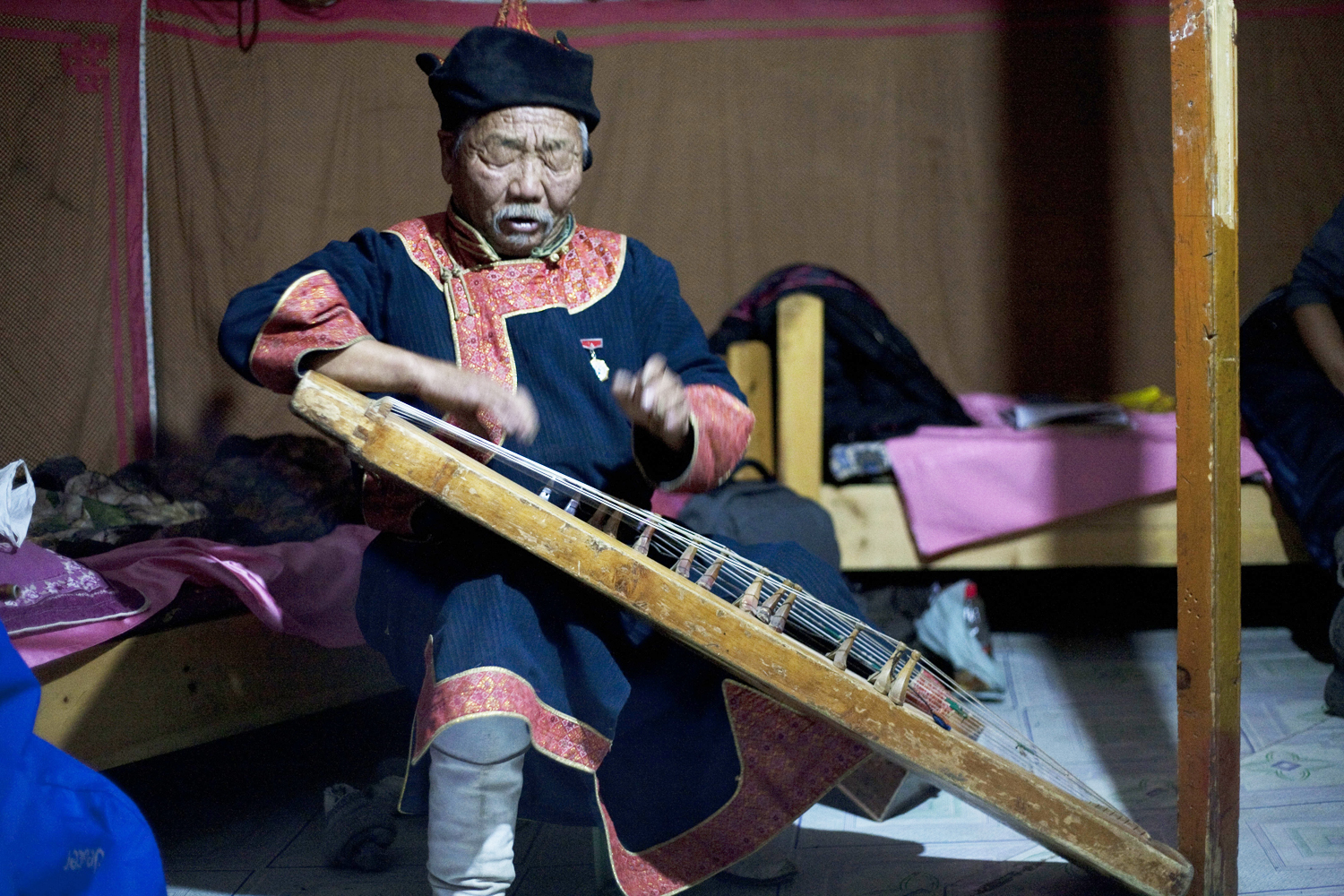 Traditional Mongolian Music 101 - Flip Flop Caravan