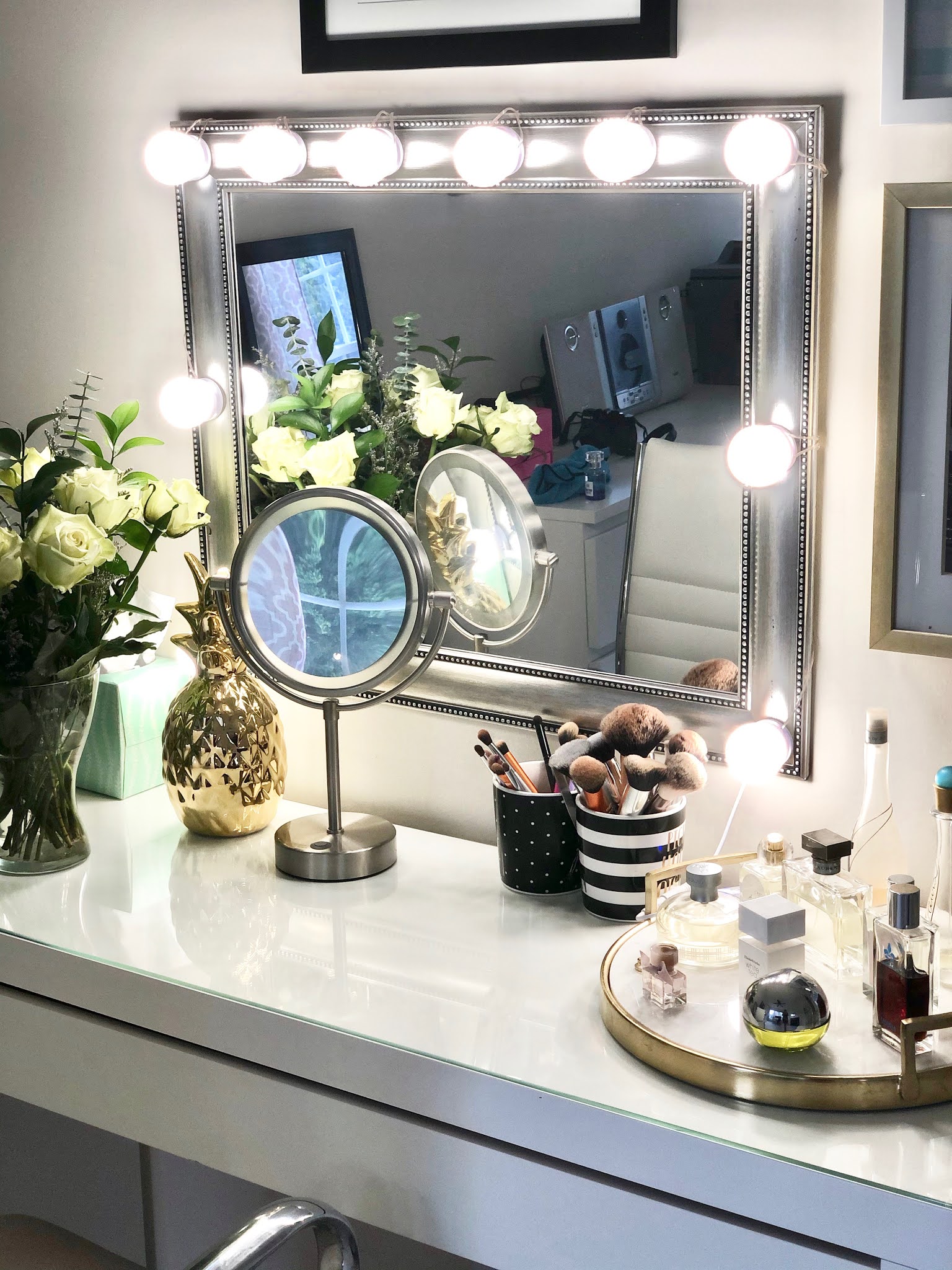 CHEAP & EASY DIY VANITY MIRROR! 💄💄💄