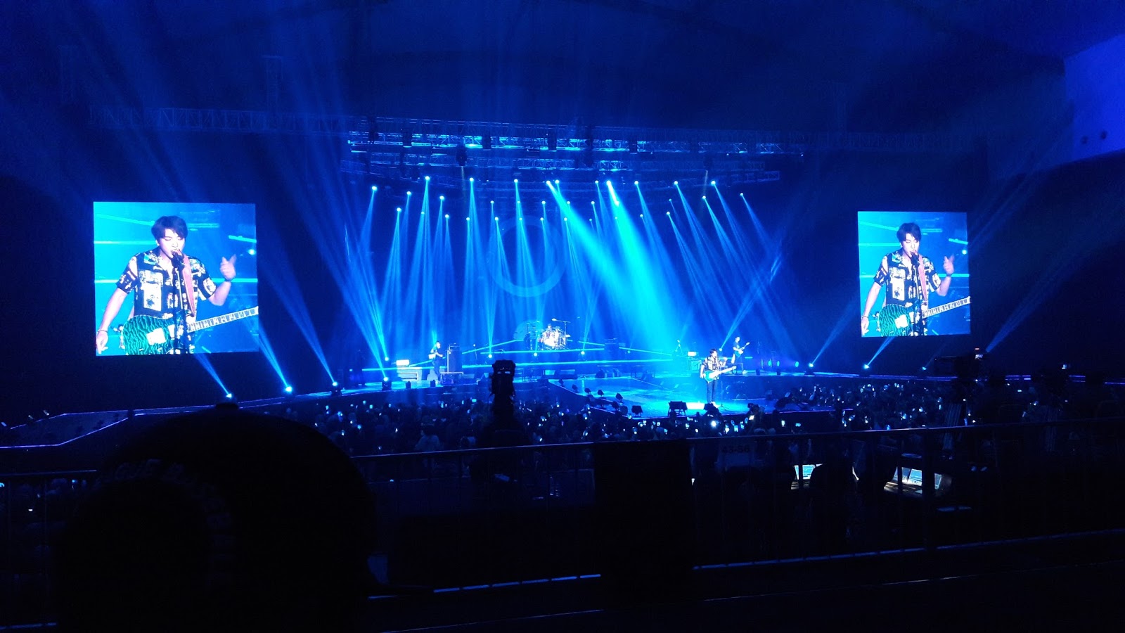 artsani's: CNBLUE - Between Us Jakarta di ICE BSD Hall 5