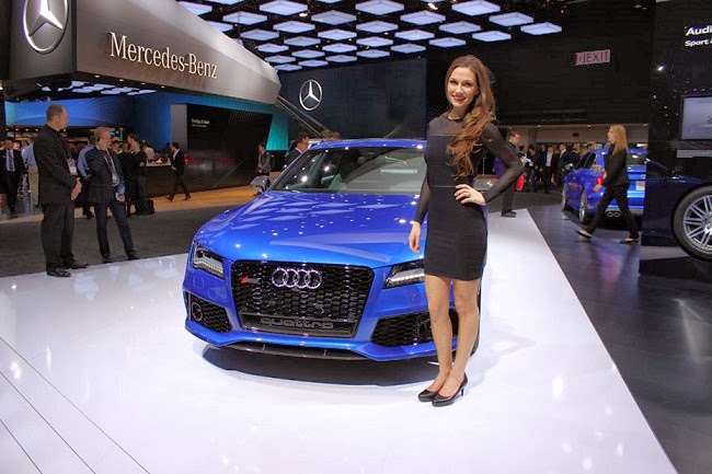 2014 Detroit Auto Show Girls | Carsfresh