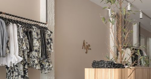 INTERIOR TOKO BAJU / BUTIK