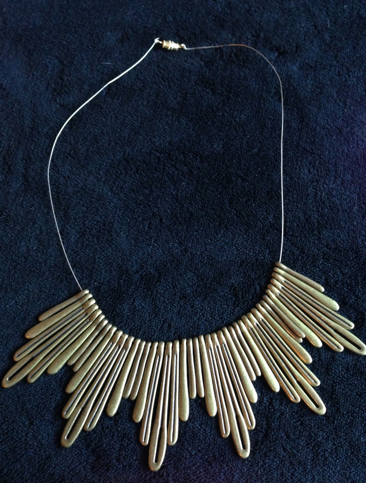 How'd You Make That?: Dagger Collar Necklace