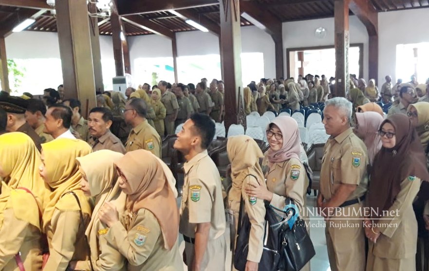 Tak Ada Libur, ASN Kebumen Diminta Gunakan Hak Pilihnya di Pilkades ... Tak Ada Libur, ASN Kebumen Diminta Gunakan Hak Pilihnya di Pilkades ...