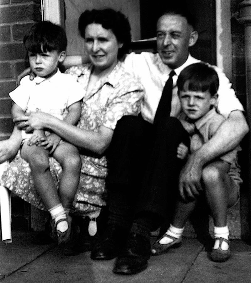 20 Rare and Adorable Childhood Photographs of Paul McCartney From the ...