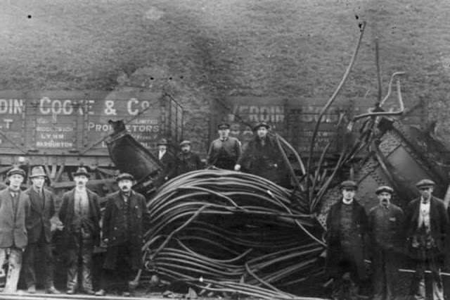 24 Bizarre Vintage Photos of Steam Engines After a Boiler Explosion ...