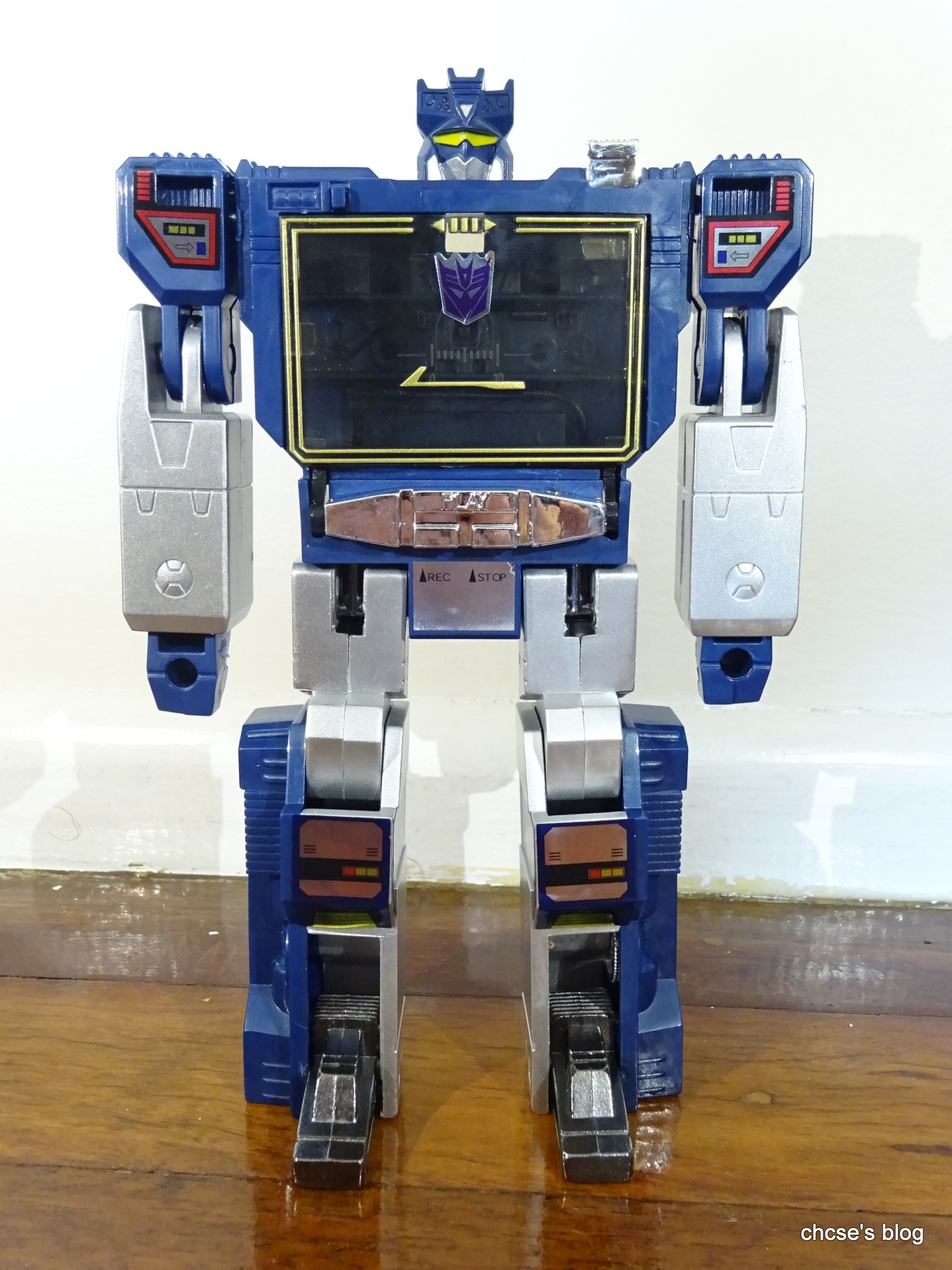 ChCse's blog: Toy Review: Transformers Generation 1 Soundwave w ...