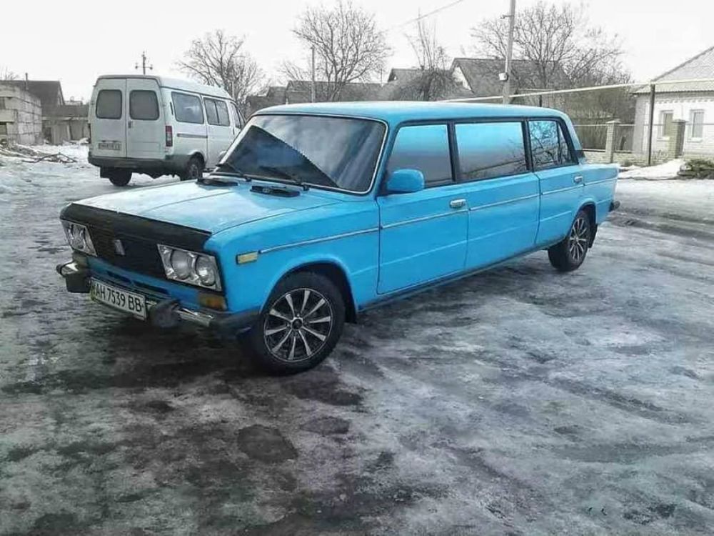 20 Amazing Photos of “Luxurious” Lada Stretched Limousines ~ Vintage ...