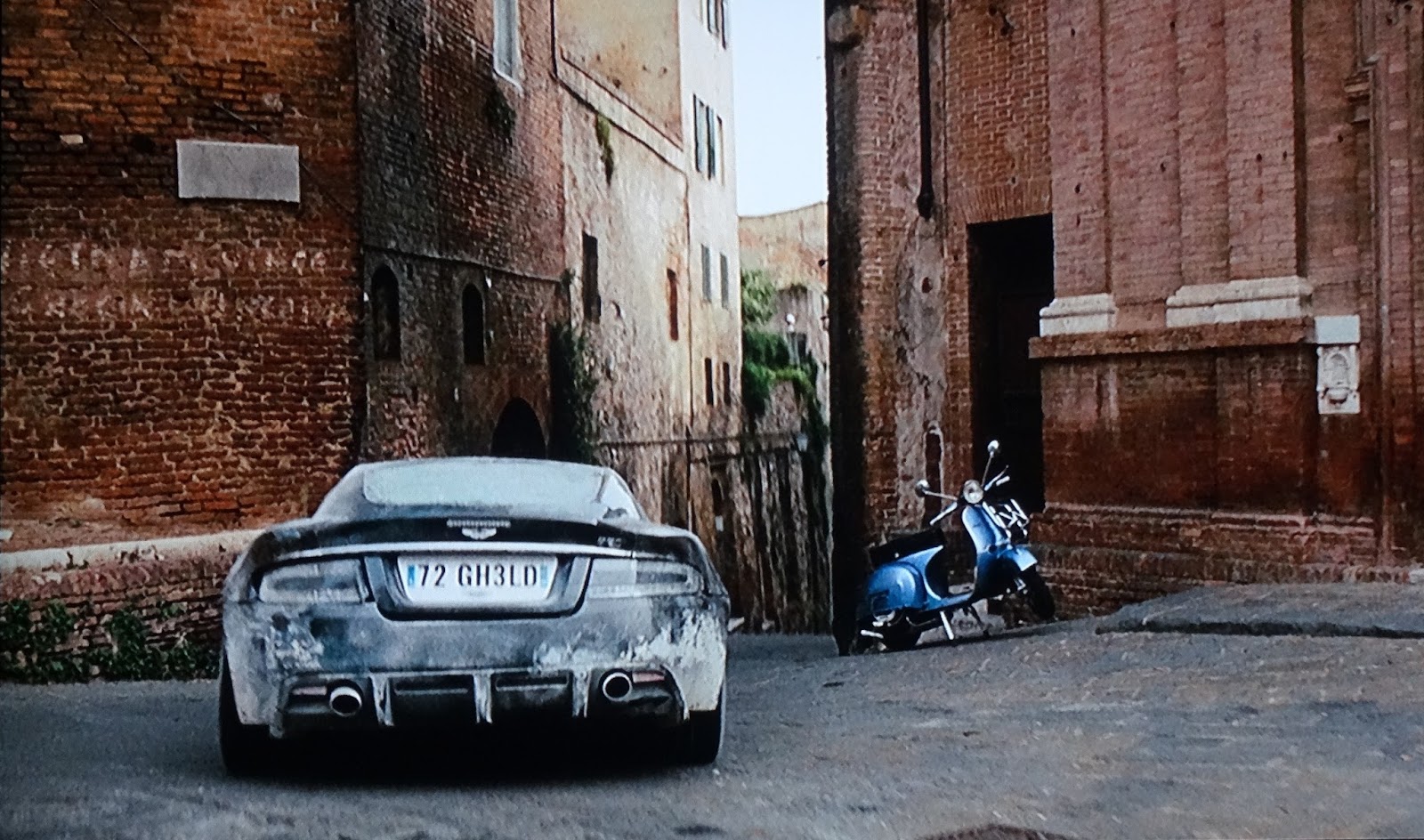 007 TRAVELERS: 007 Filming location: Bond arrives in Siena / Quantum of ...