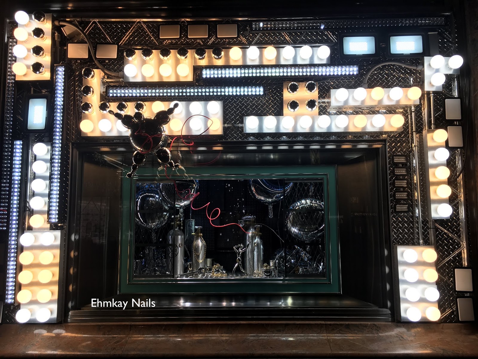 ehmkay nails: Holiday 2018 Window Displays of New York City