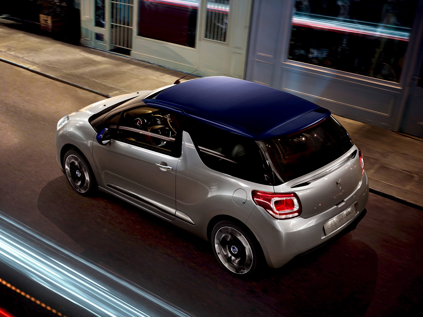 New DS World: DS3 Cabrio (découvrable): Officiellement belle