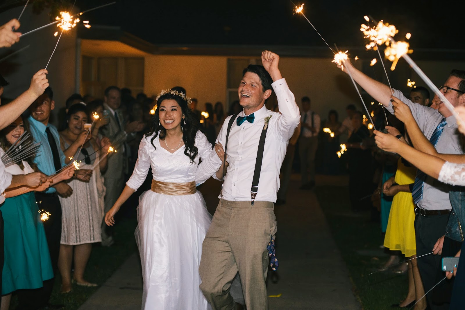 Transition From Being Engaged to Married Through Pictures | lvoe, kat.