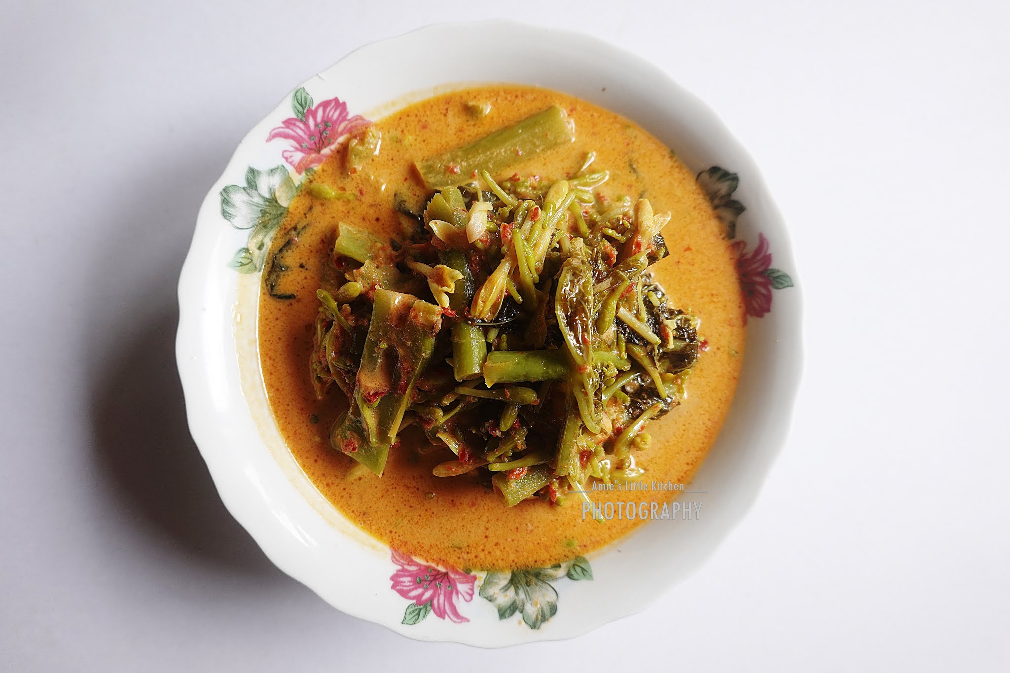 Pucuk & Bunga Betik Masak Lodeh Versi Cocos - Amie's Little Kitchen