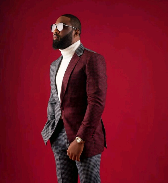 Stella Dimoko Korkus.com: Singer Praiz Celebrates A New Year