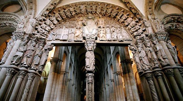 Arte magistral: Pórtico de la Gloria de la catedral de Santiago de Compostela, del maestro Mateo