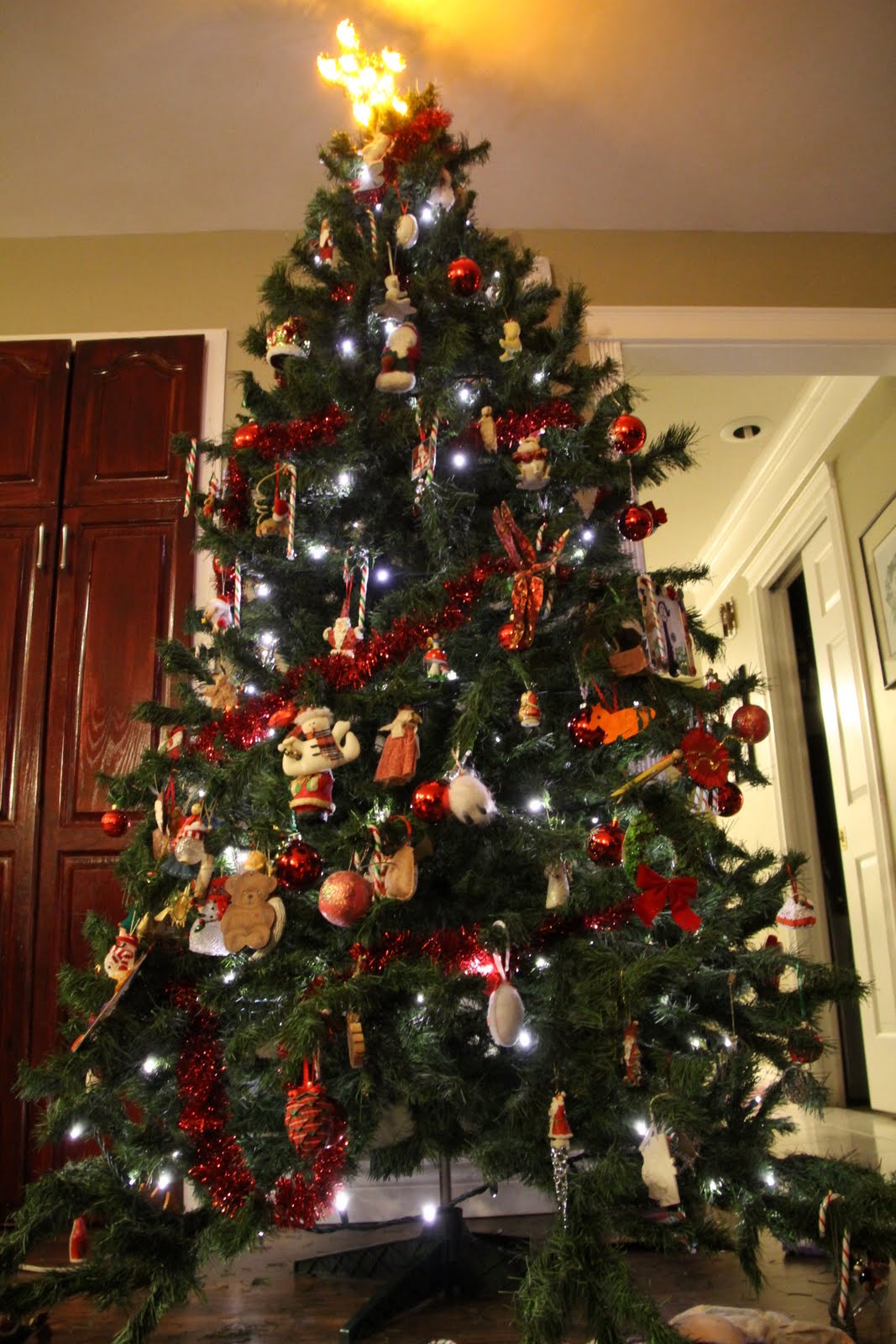 Imagination Station: Day 4 Trimming the Tree and decorations from the past