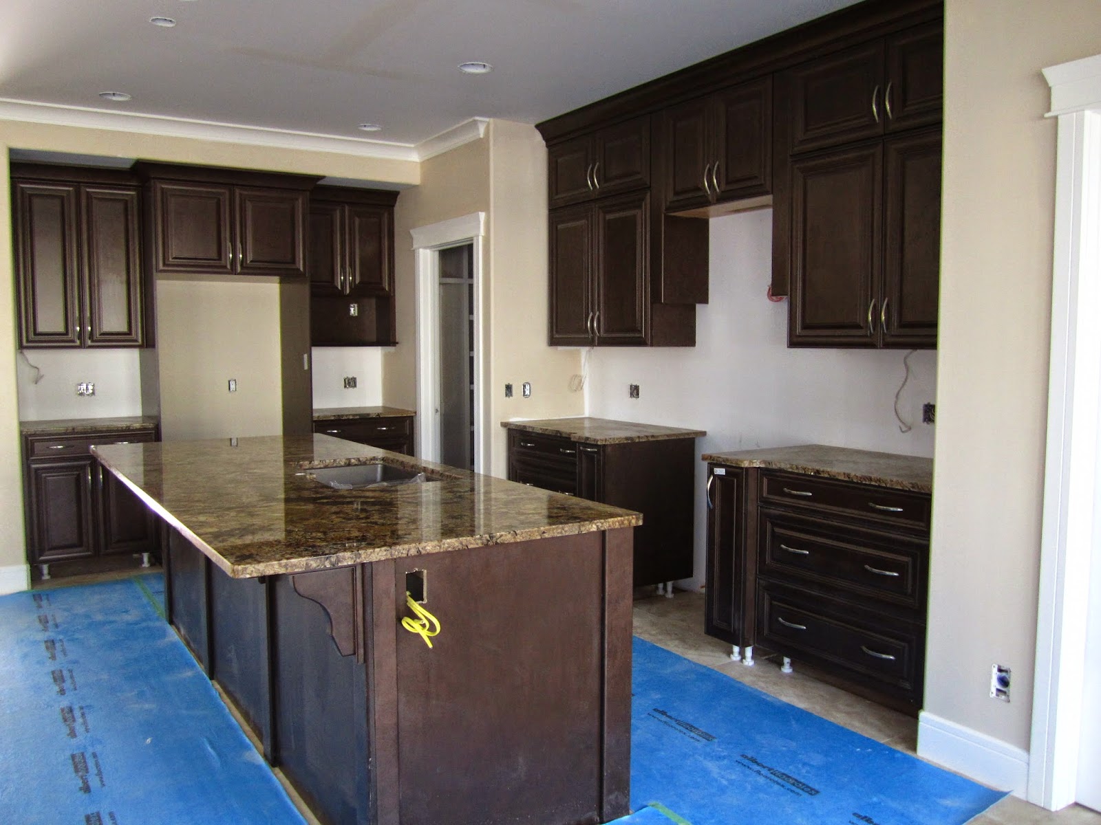 Building an infill in Westmount: Granite and baseboard!