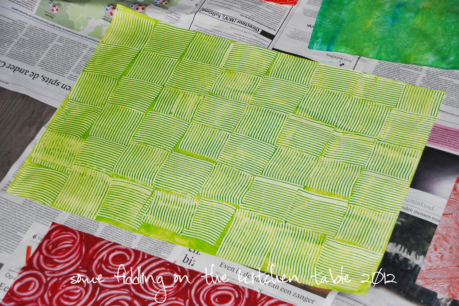 Some fiddling on the kitchen table: Paste Paper