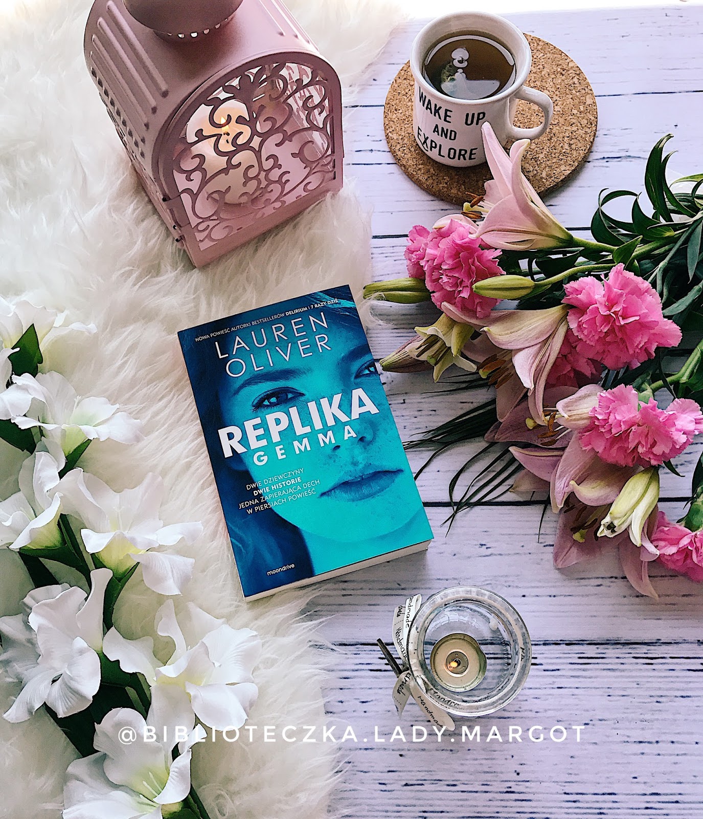 #44. "Replika" - Lauren Oliver - Lady Margot by Małgorzata Tinc