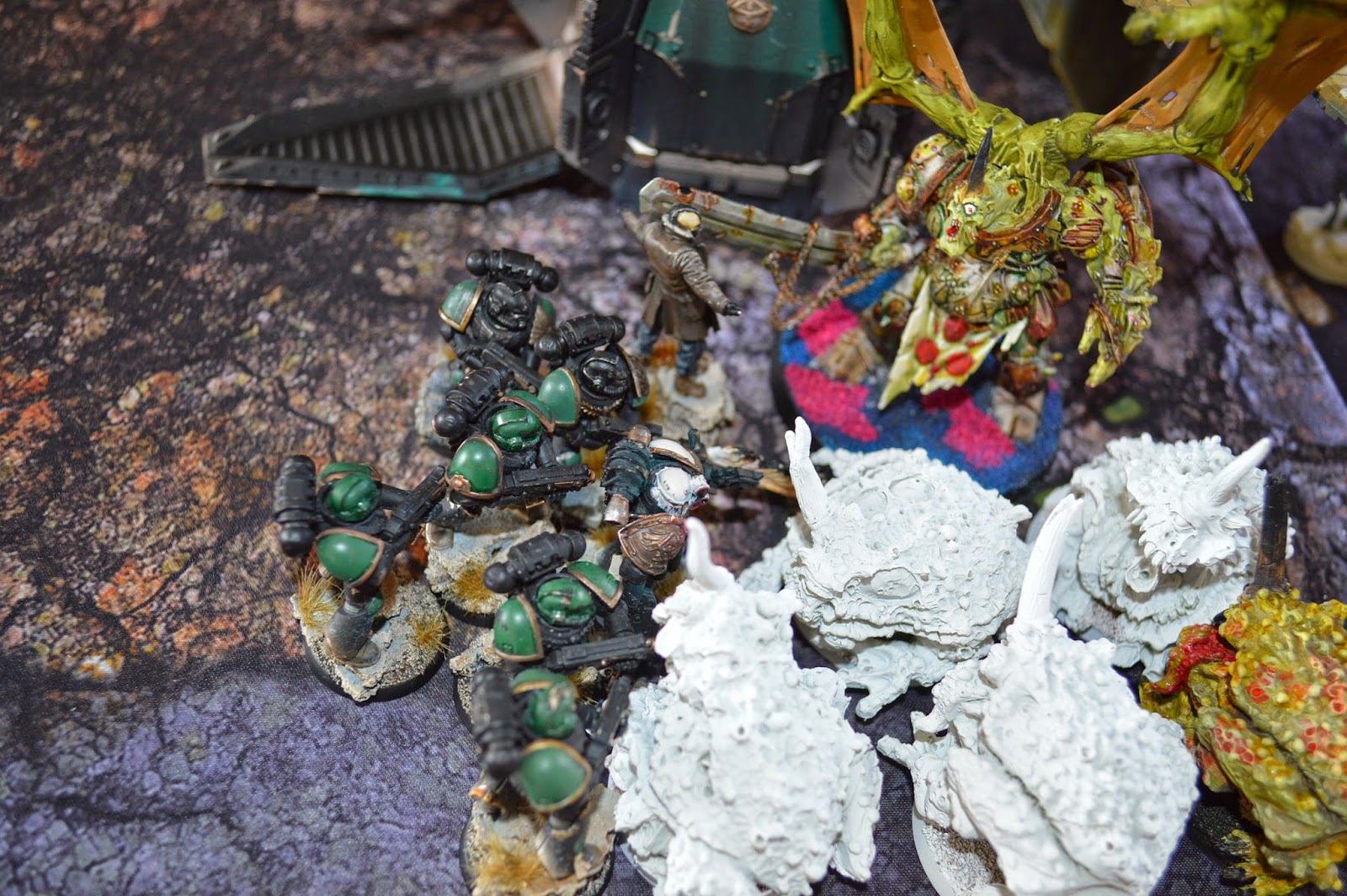 40k Brawl! Spawn over-run! Sons of Horhey Vs Chaos Emperors Will, Purge ...