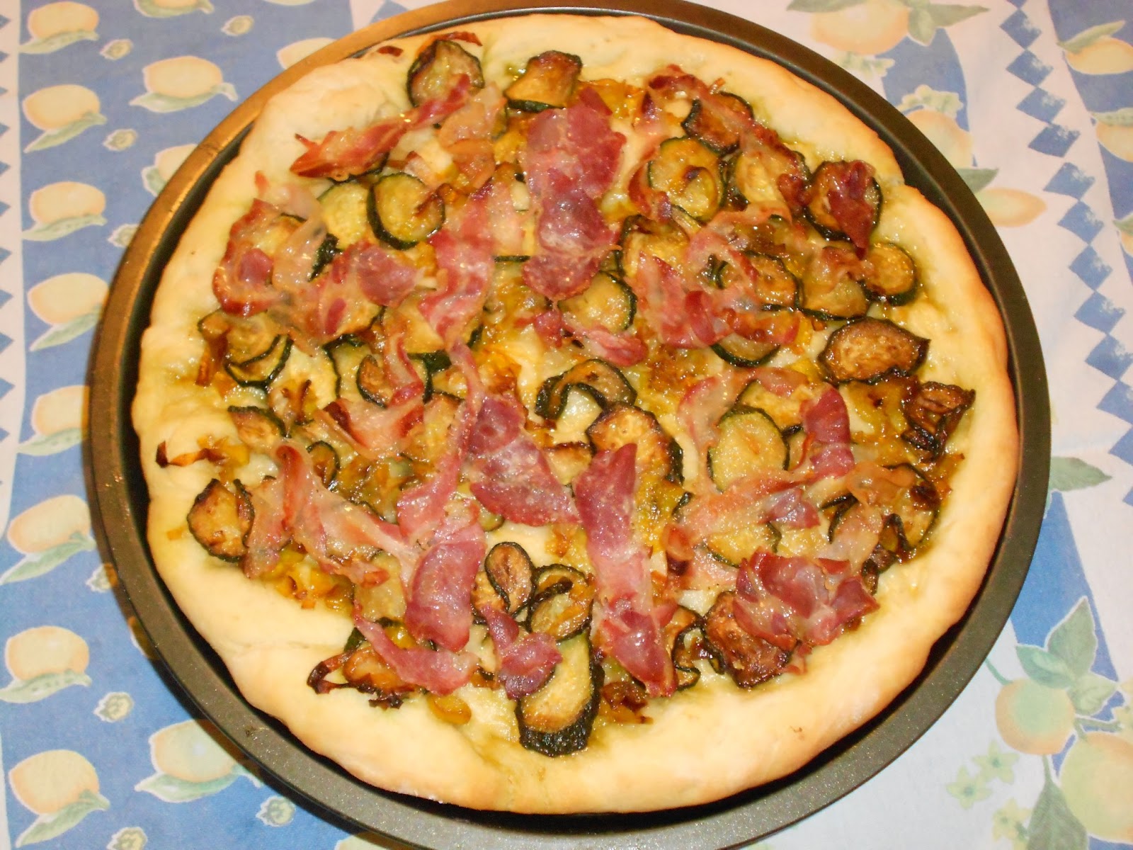 La vispa Teresa: Pizza con zucchine pancetta e porri