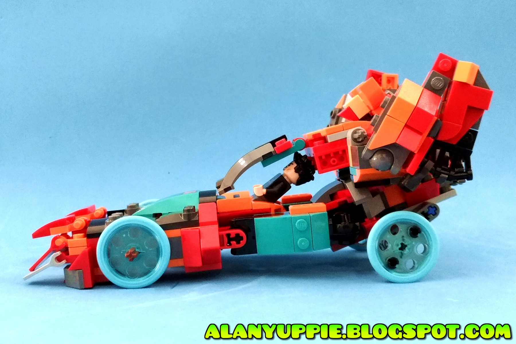 Alanyuppie's LEGO Transformers: Video Tutorial: Transformer Speedster ...