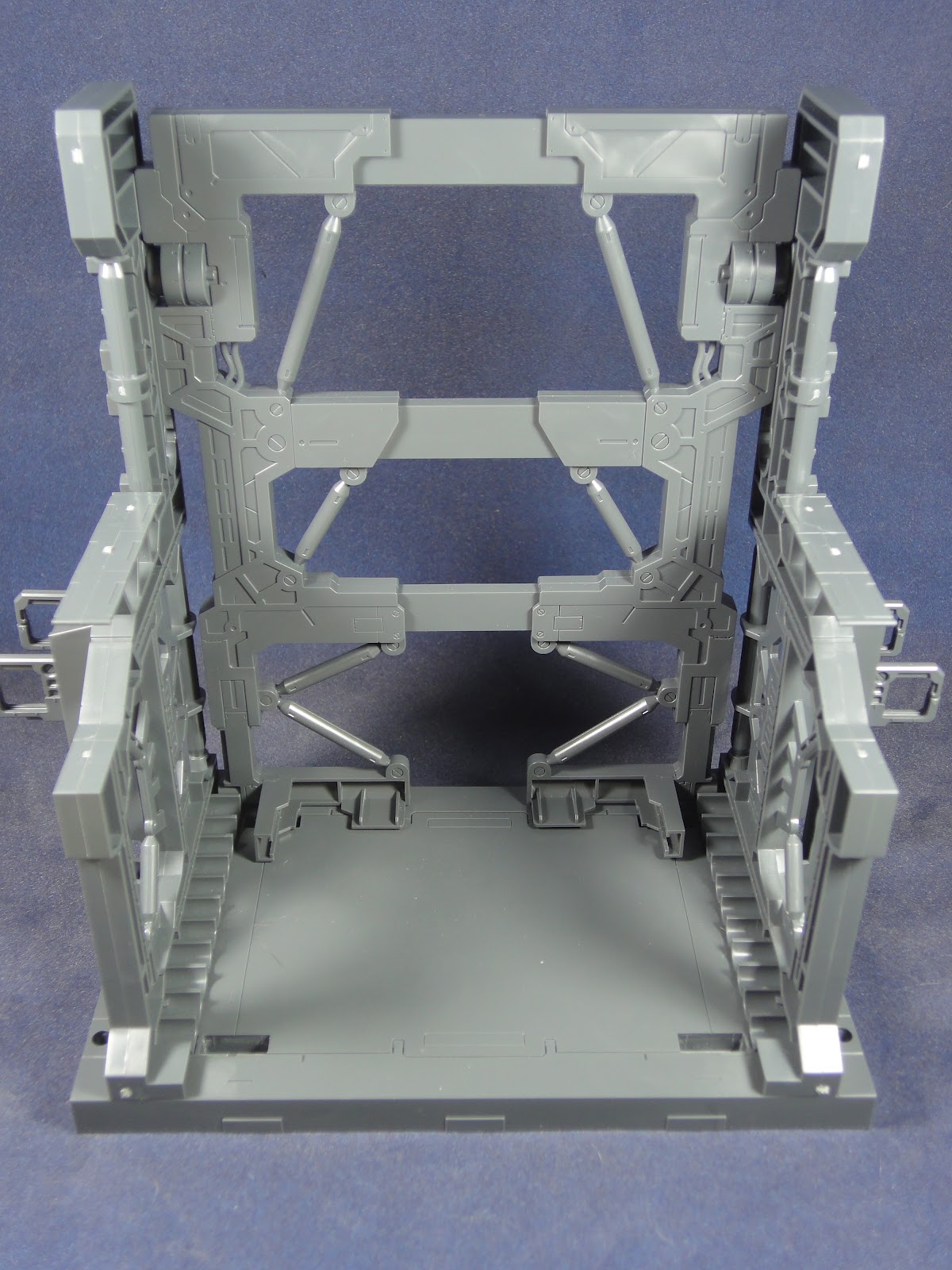 GunplaNovice: Builders Parts Gunpla System Base 001 by Bandai (Review)