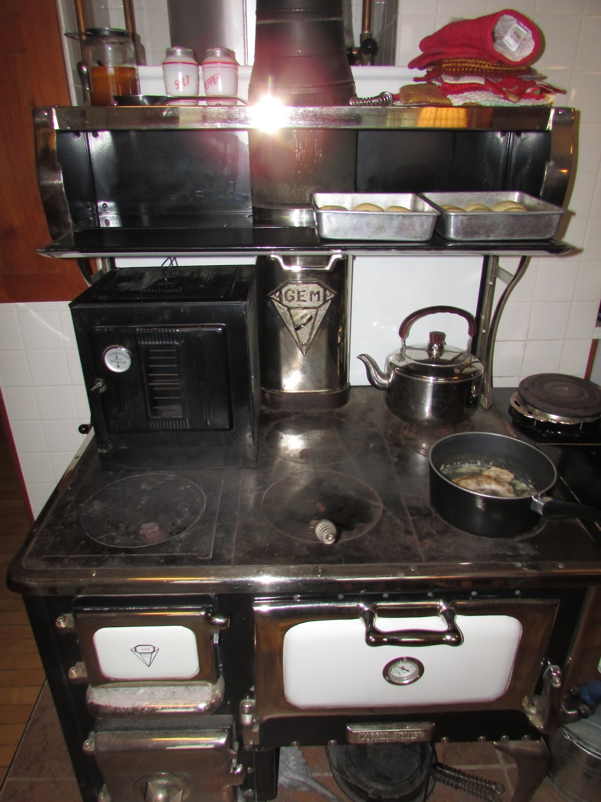 Wood Cookstove Cooking: Full Thanksgiving Dinner Cooked on the Wood ...