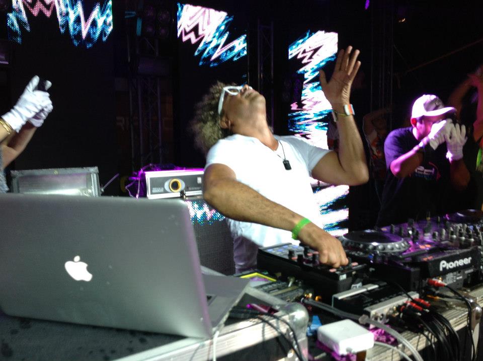 DJ Edward Allen @ Carnavales OCU 2013. ~ ElectronicaPanama.com... La ...