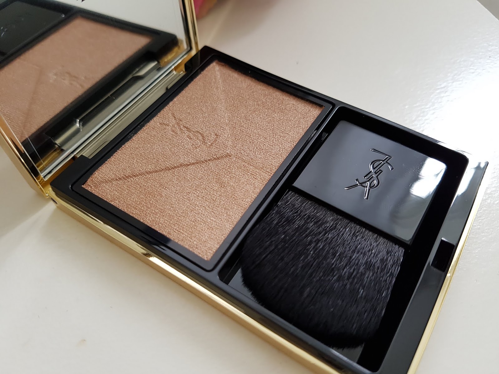 THE EXCLUSIVE BEAUTY DIARY : YSL COUTURE POWDER HIGHLIGHTER - 1 - OR PEARL