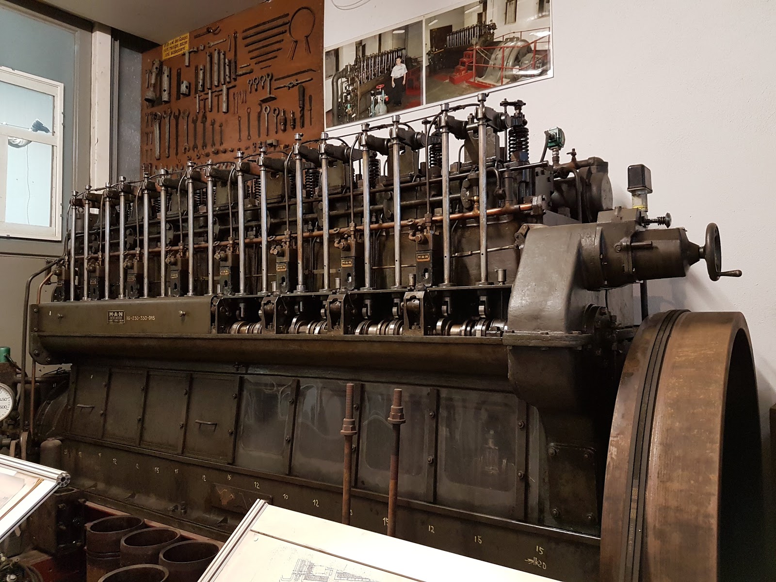 kustomizerkurt: Diesel power....U-Boat Typ VII Engine...