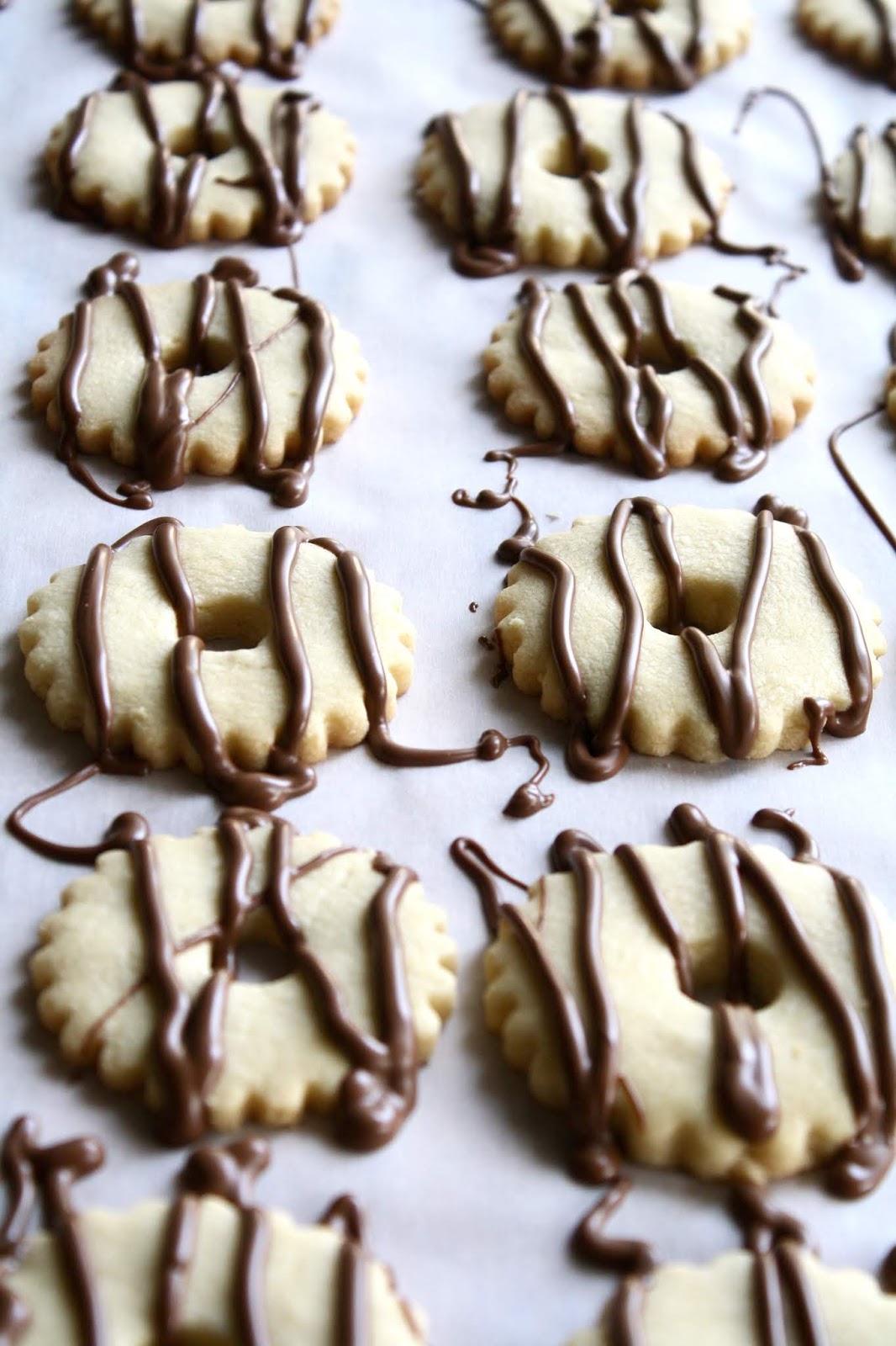 salted sugared spiced™: Vanilla Cream Shortbread Sandwich Cookies