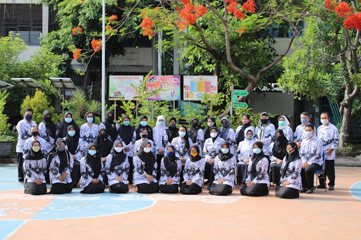 SMP NEGERI 35 SURABAYA: PEMBUATAN ECO ENZYME