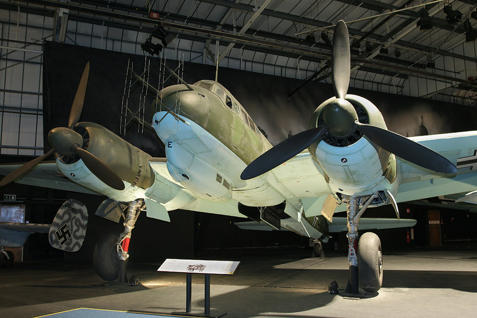 Christopher Yeoman: Junkers Ju 88 (PJ876)
